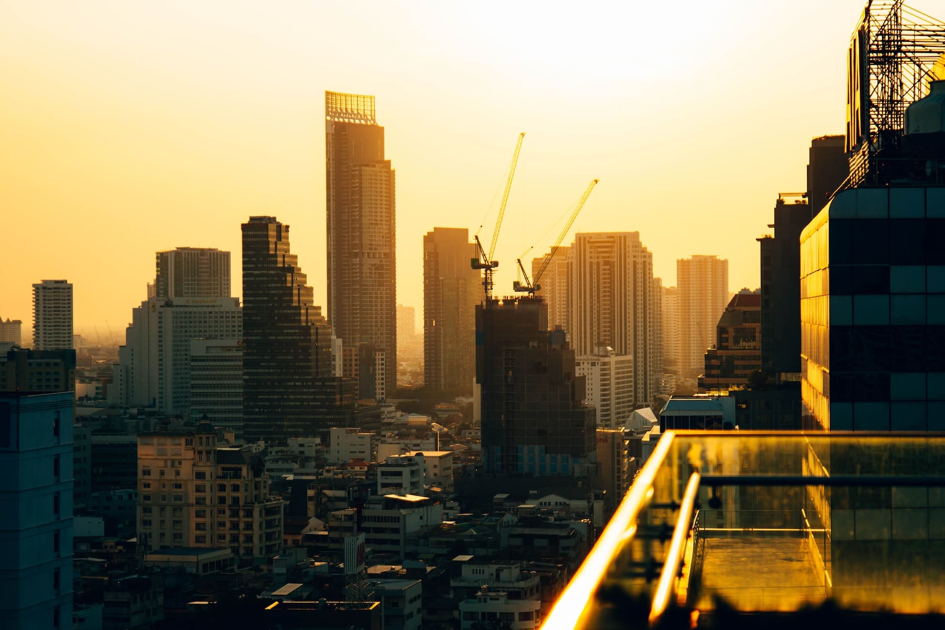 What are some tips for practicing mindfulness in a busy urban ...